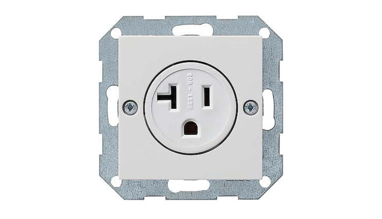 UPS connections explained: Everything about plug connections and ...